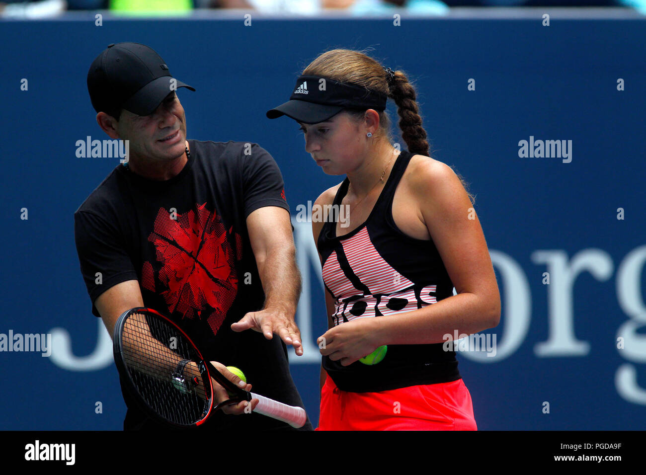 Us open practice courts hi-res stock photography and images - Alamy