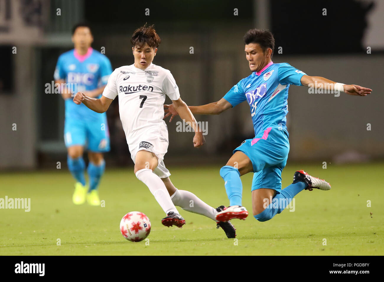 Best Amenity Stadium, Saga, Japan. 22nd Aug, 2018. (L to R) Hirotaka Mita (Vissel), Kyosuke ...