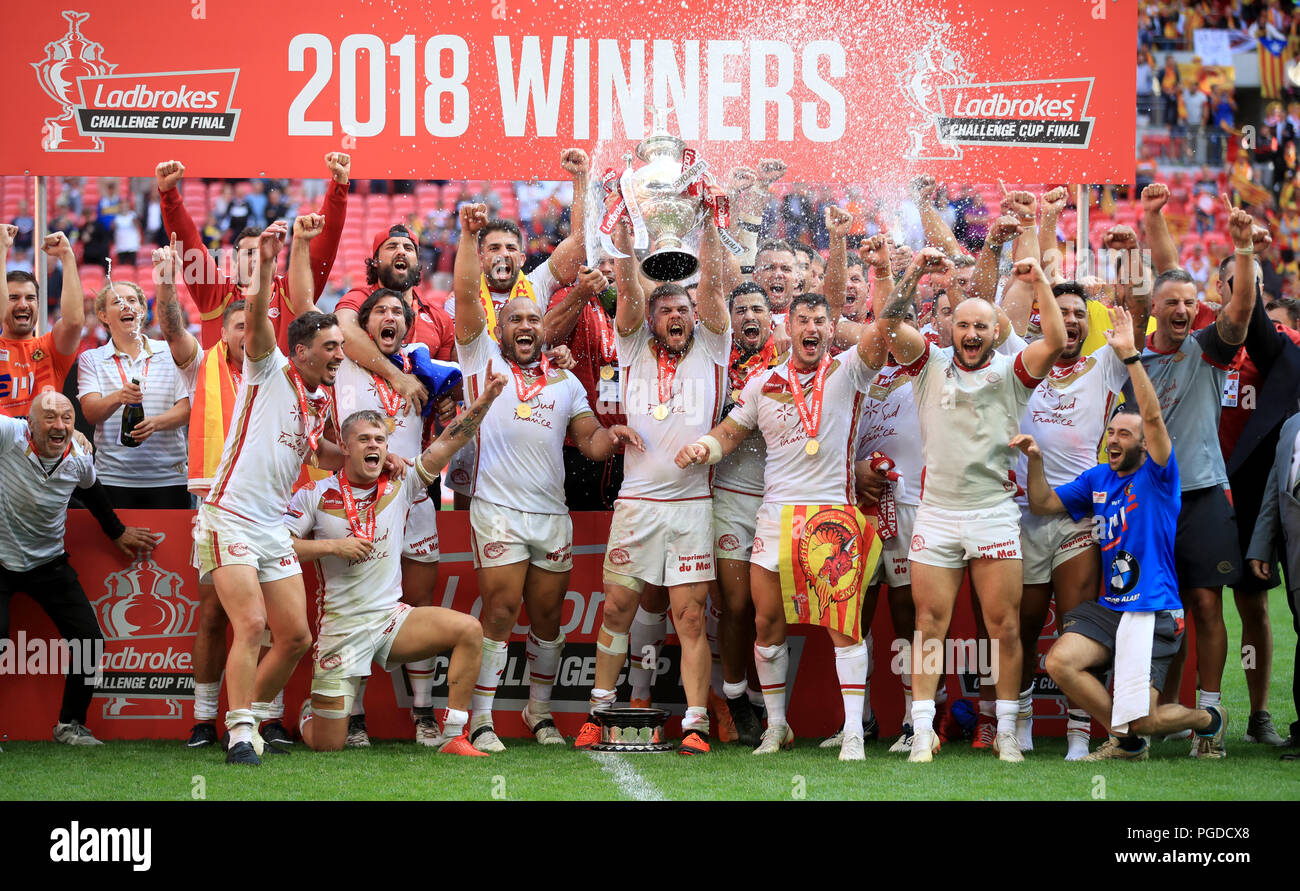 Winning ladbrokes challenge cup final wembley stadium hi-res stock ...