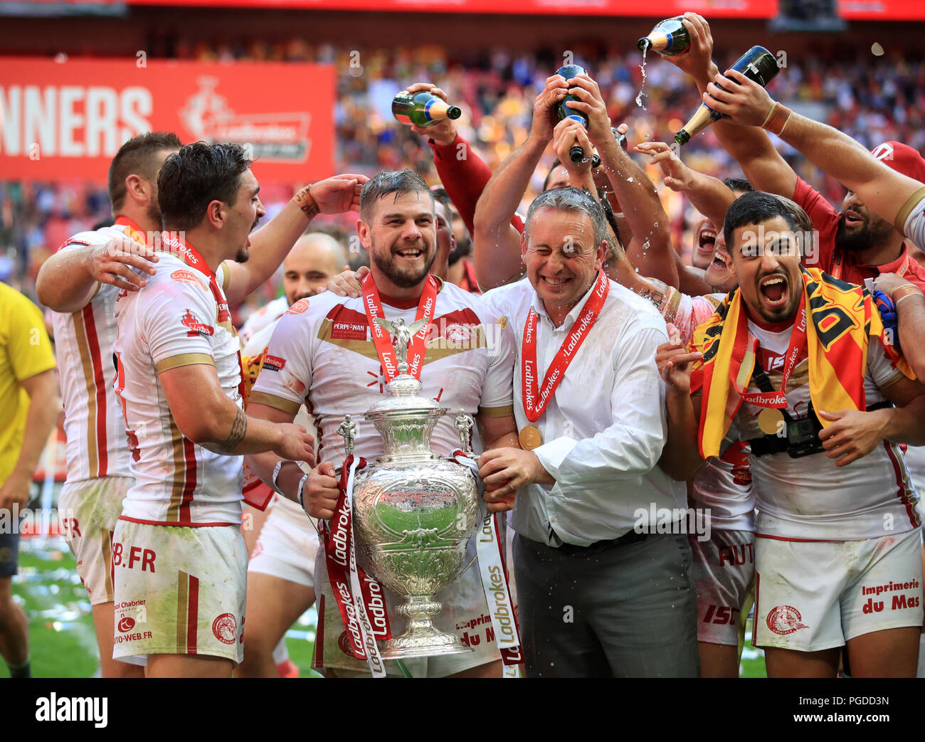 Winning ladbrokes challenge cup final wembley stadium hi-res stock ...