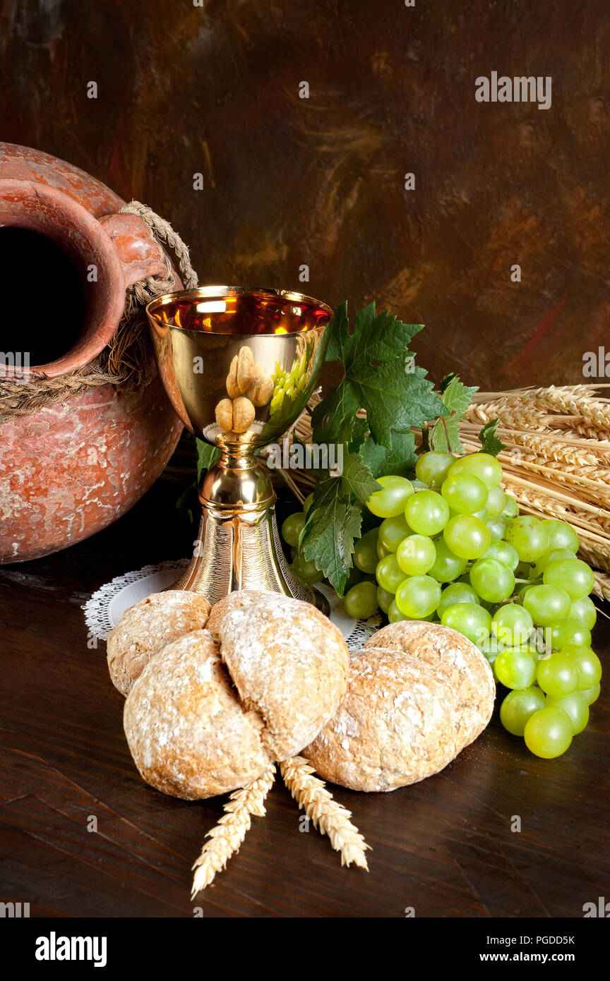 Holy communion bread wine hi-res stock photography and images - Alamy