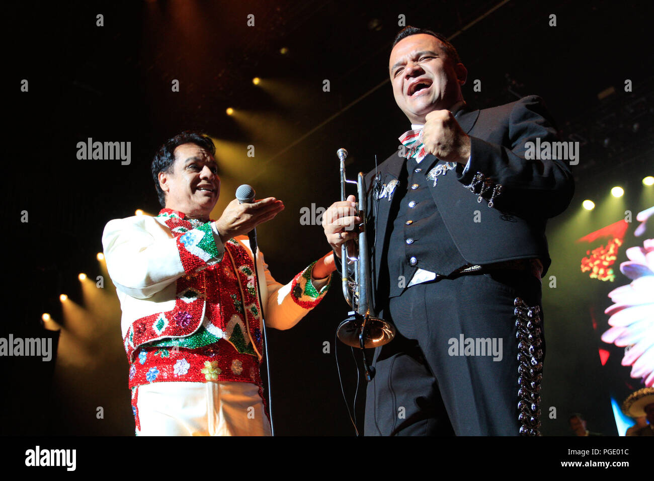 Mexican singer hi-res stock photography and images - Alamy