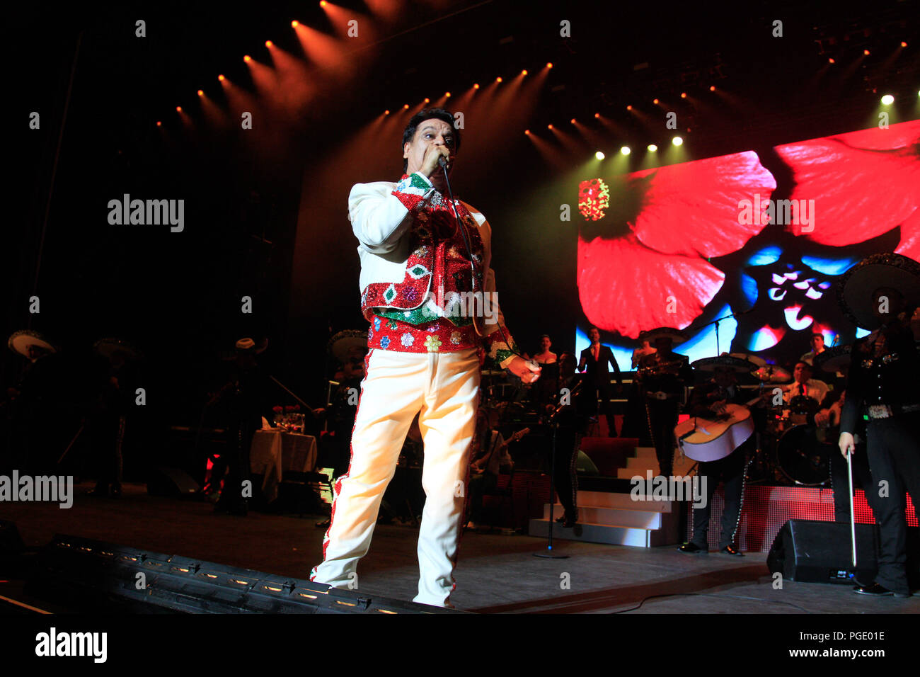 The Mexican singer Juan Gabriel, during his concert on the night of ...