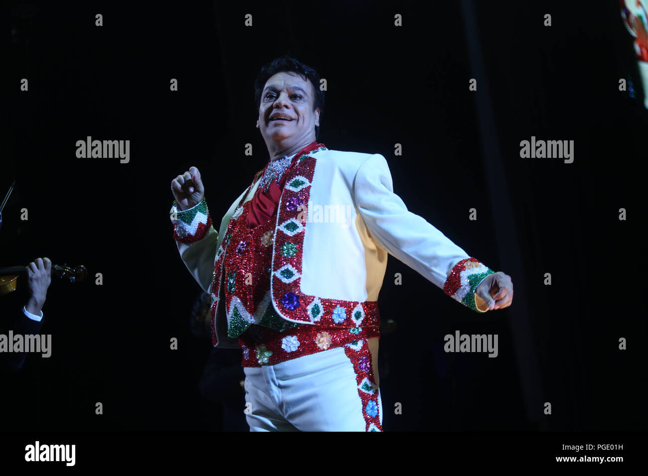 The Mexican singer Juan Gabriel, during his concert on the night of ...
