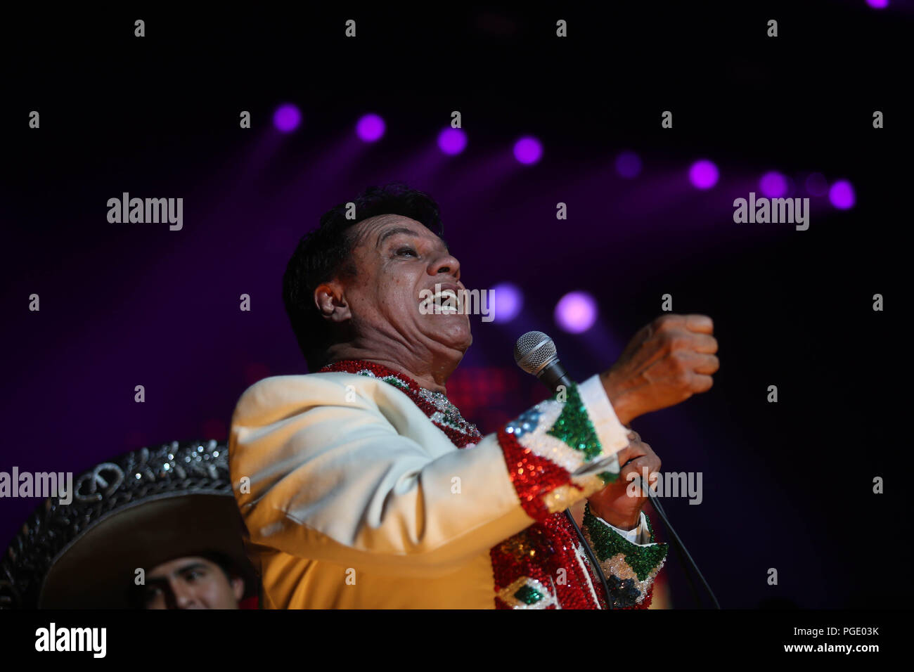 The Mexican singer Juan Gabriel, during his concert on the night of ...