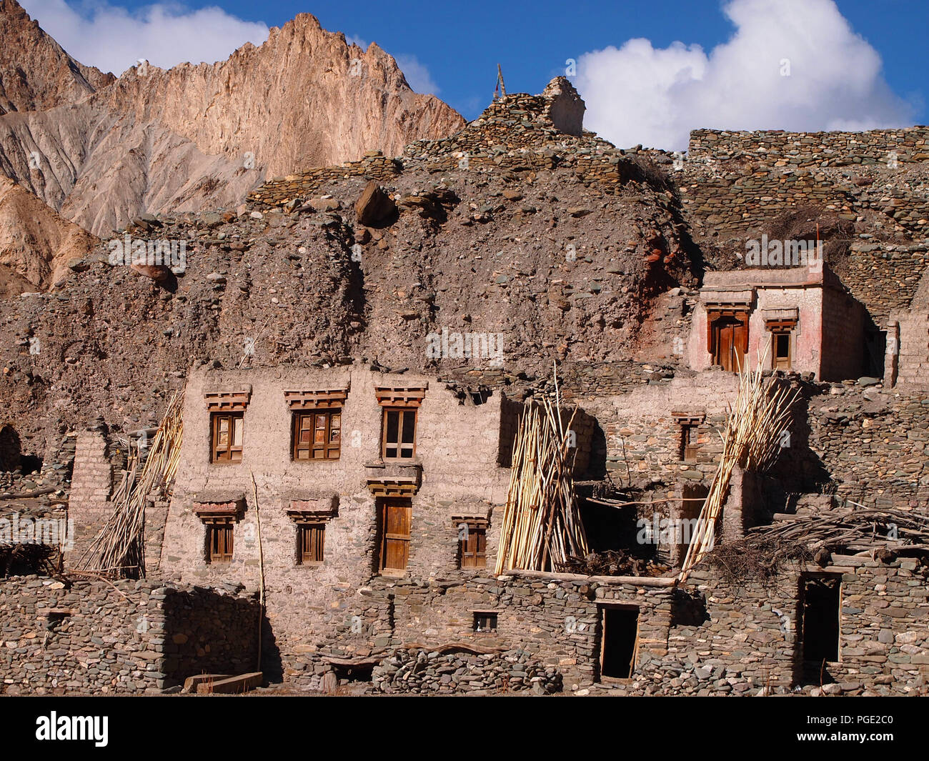 Adobe dwellings in a remote village in Markha valley, Ladakh Stock ...