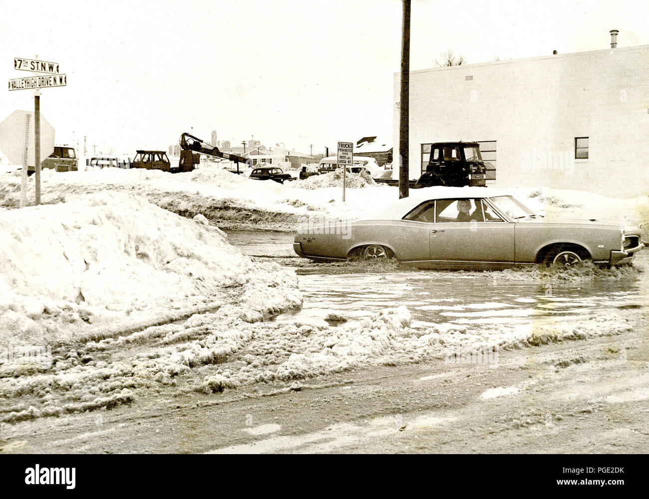 1969 snowstorm hi-res stock photography and images - Alamy