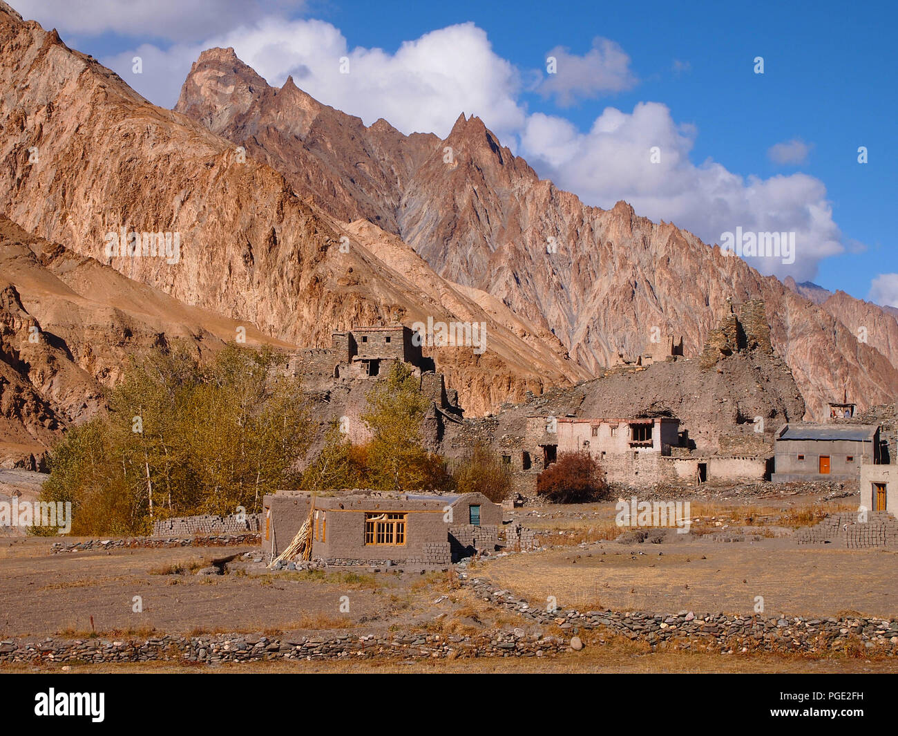 Adobe dwellings in a remote village in Markha valley, Ladakh Stock ...