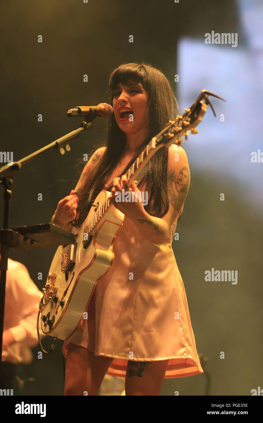 Linda hermosa hi-res stock photography and images - Alamy