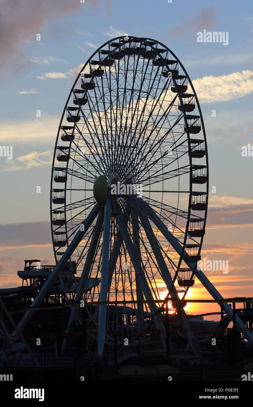 Ferris wheel wildwood hi-res stock photography and images - Alamy