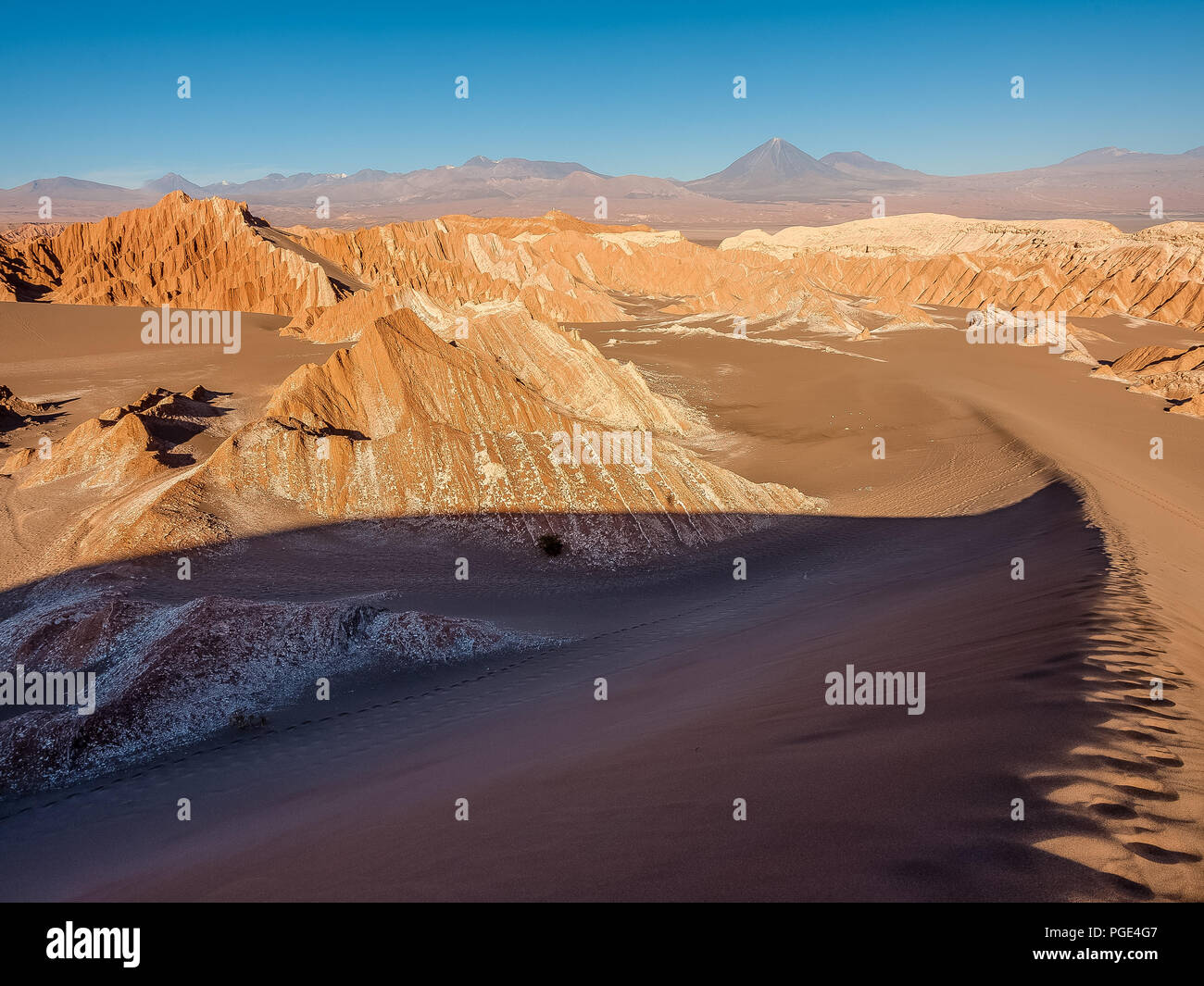 Valle de la Muerte (Death Valley): a valley where gigantic dunes and ...