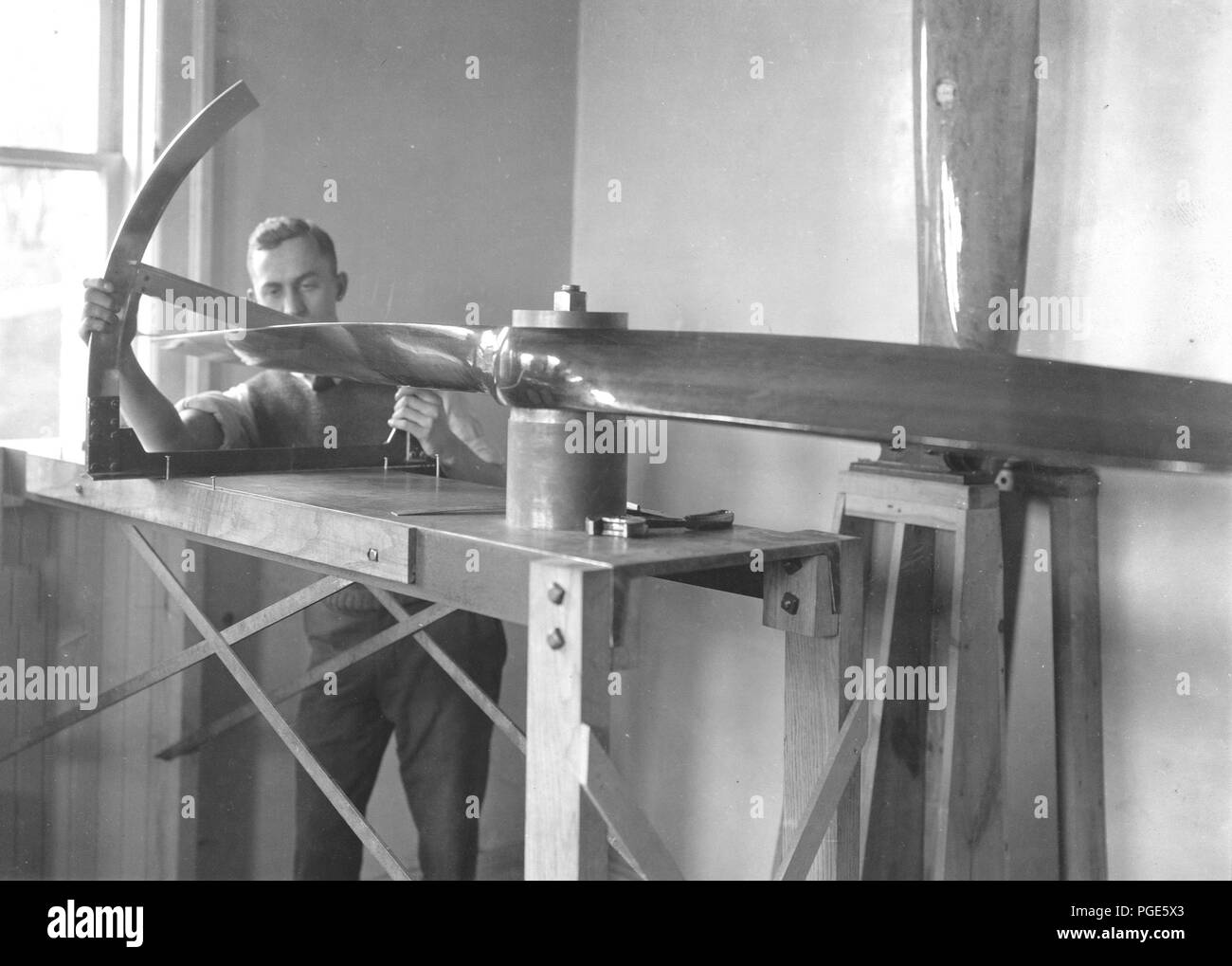 Measuring change in blade angle of propeller which has been subjected ...