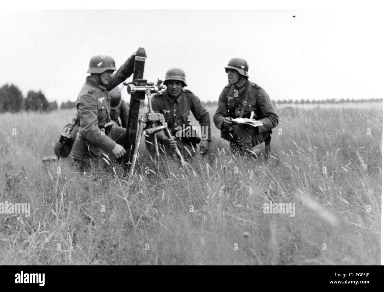 81mm mortars hi-res stock photography and images - Alamy