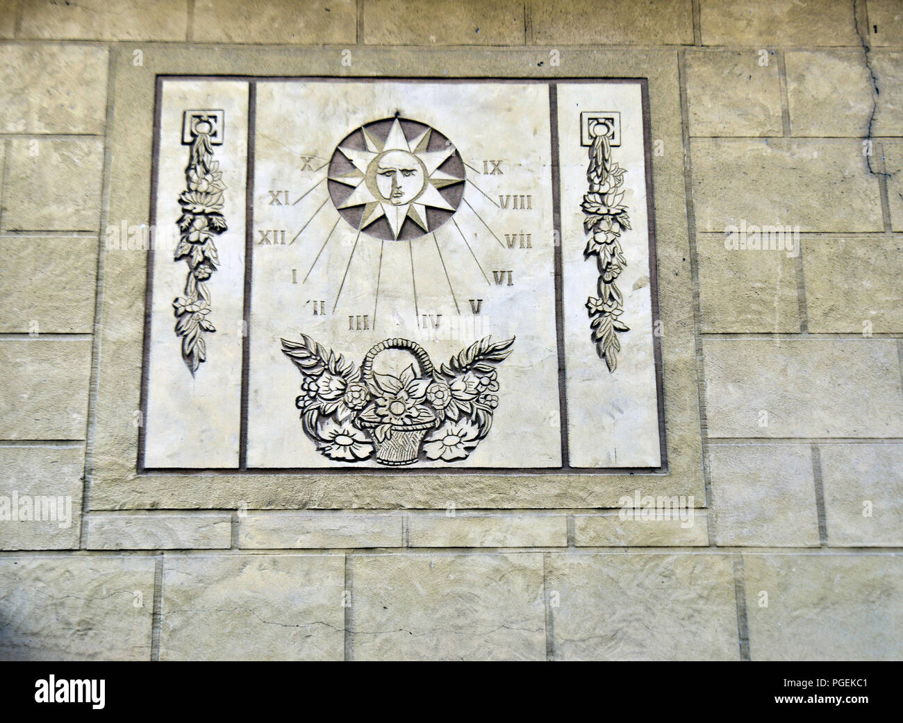 Solar architecture hi-res stock photography and images - Alamy