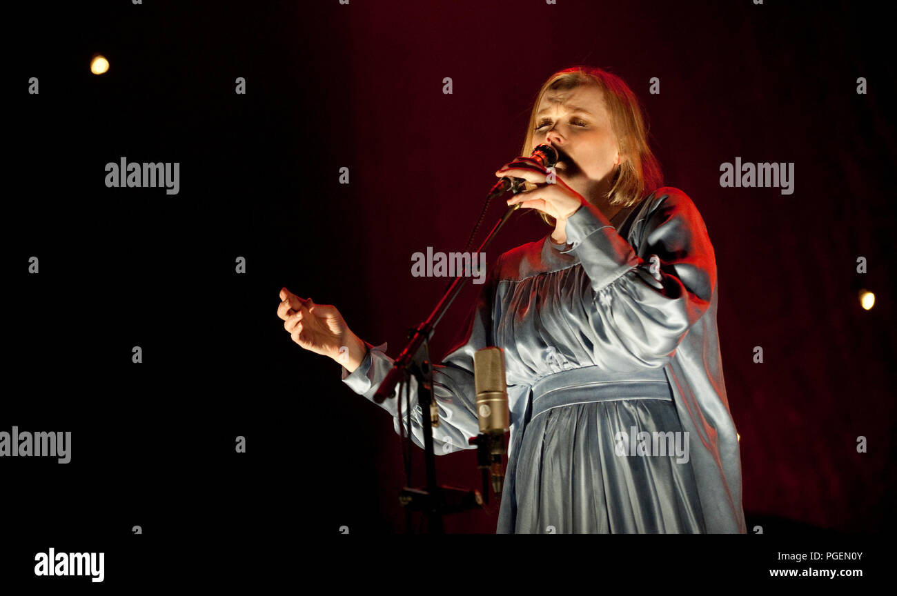 Noorse zangeres hi-res stock photography and images - Alamy