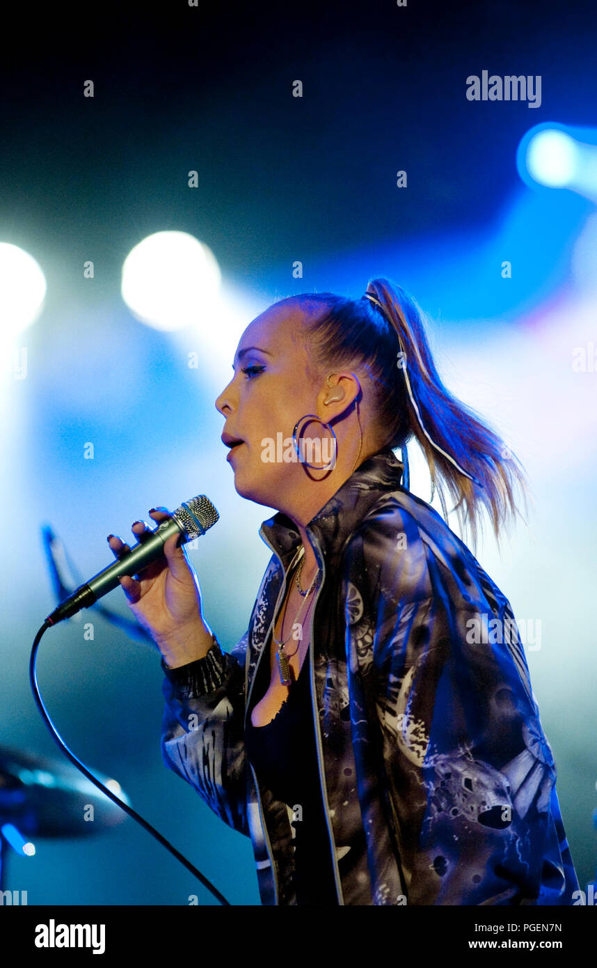 Nederlandse zangeres hi-res stock photography and images - Alamy