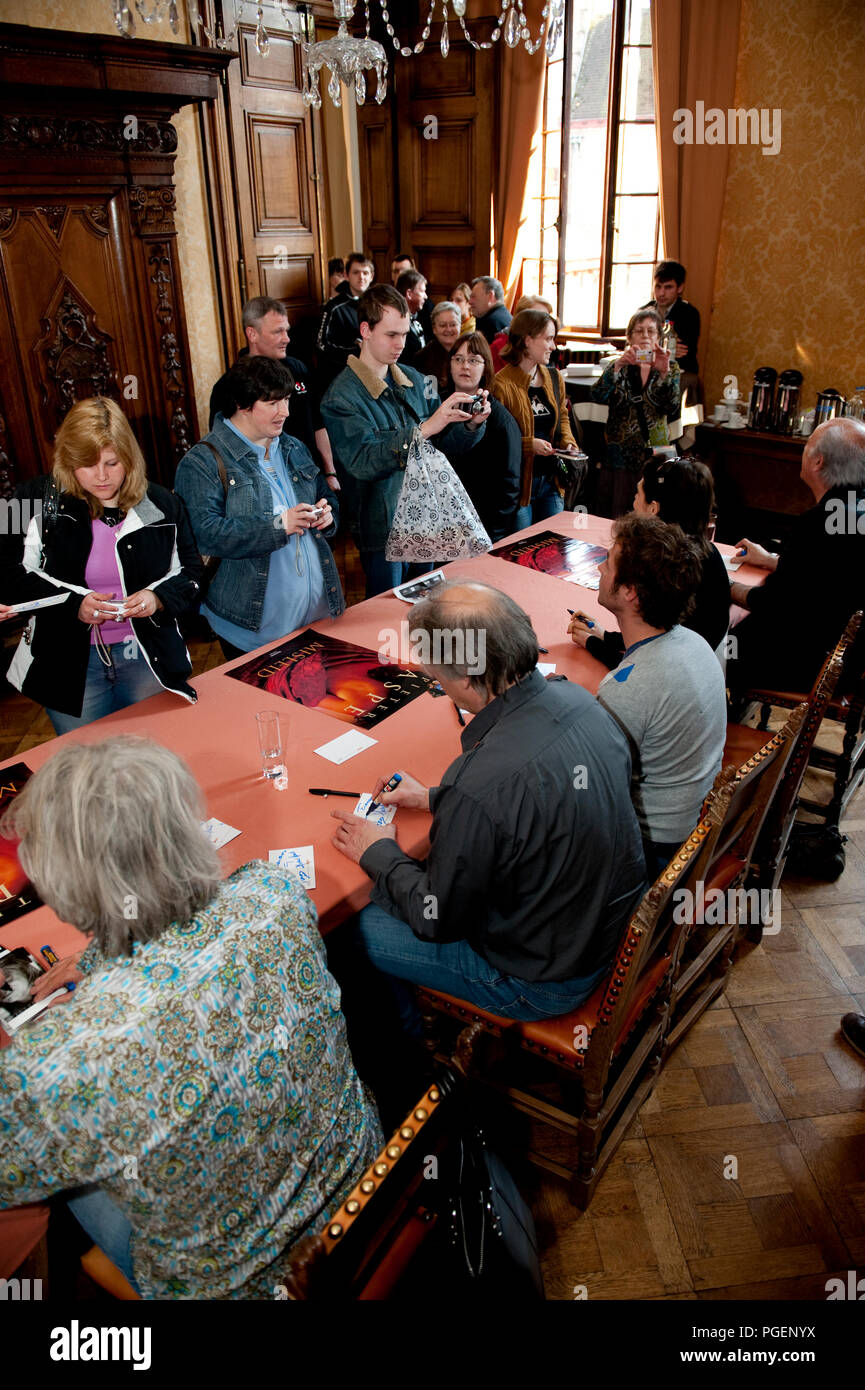 Autograph signing session of the Aspe actors in the Town Hall of Bruges ...