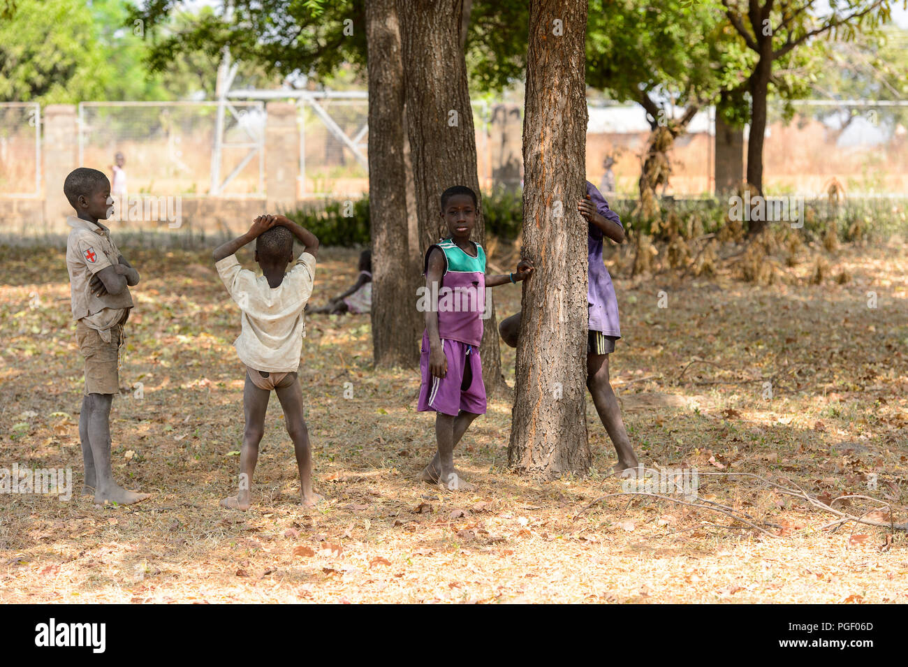 GHANI, GHANA - JAN 14, 2017: Unidentified Ghanaian children stand near ...