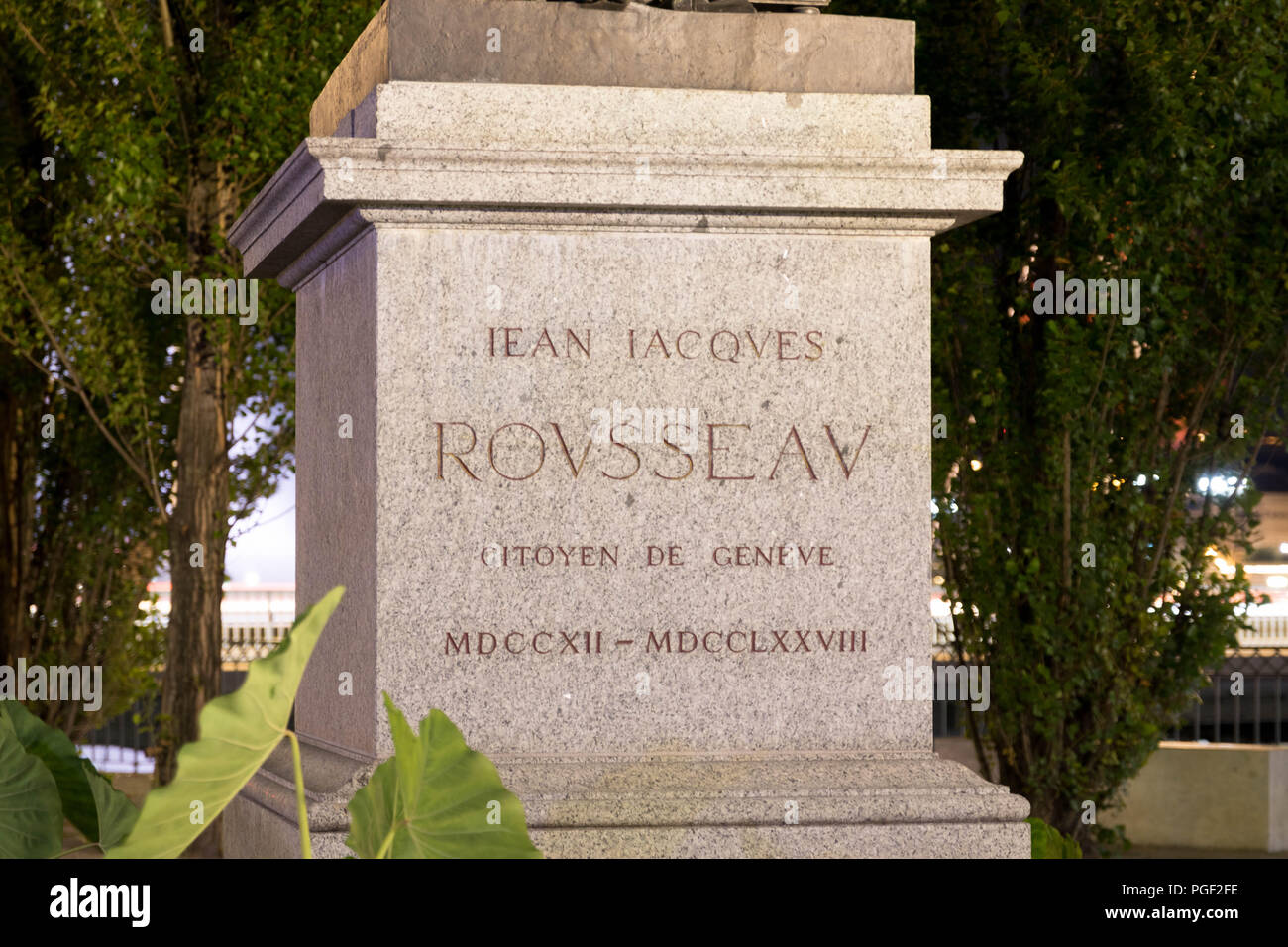 Statue of jean jacques rousseau phylosopher Stock Photo - Alamy