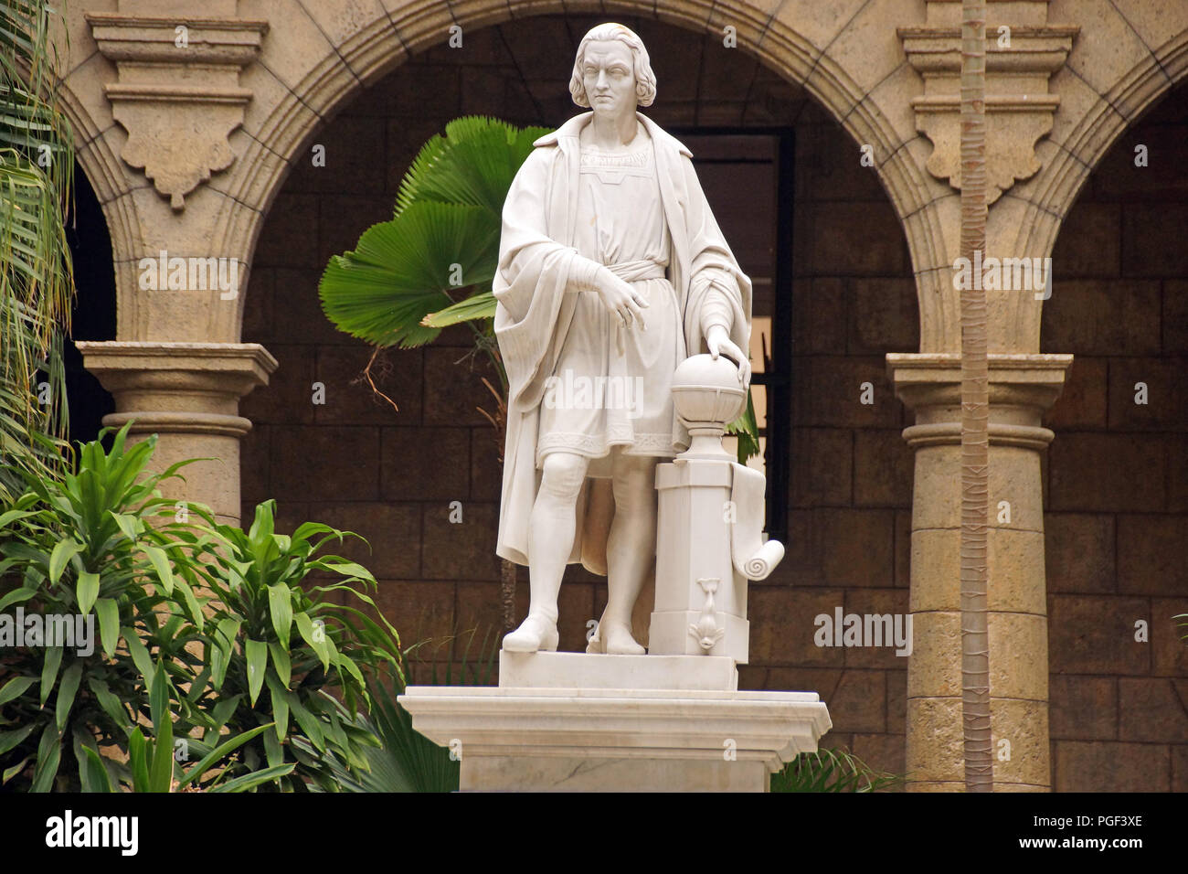 Statue statues havana cuba hi-res stock photography and images - Alamy