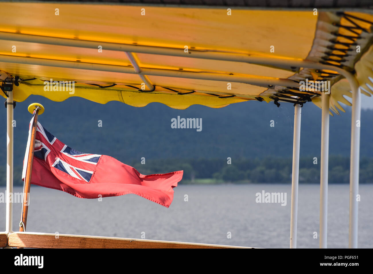 Uk flag flying on ships hi-res stock photography and images - Alamy