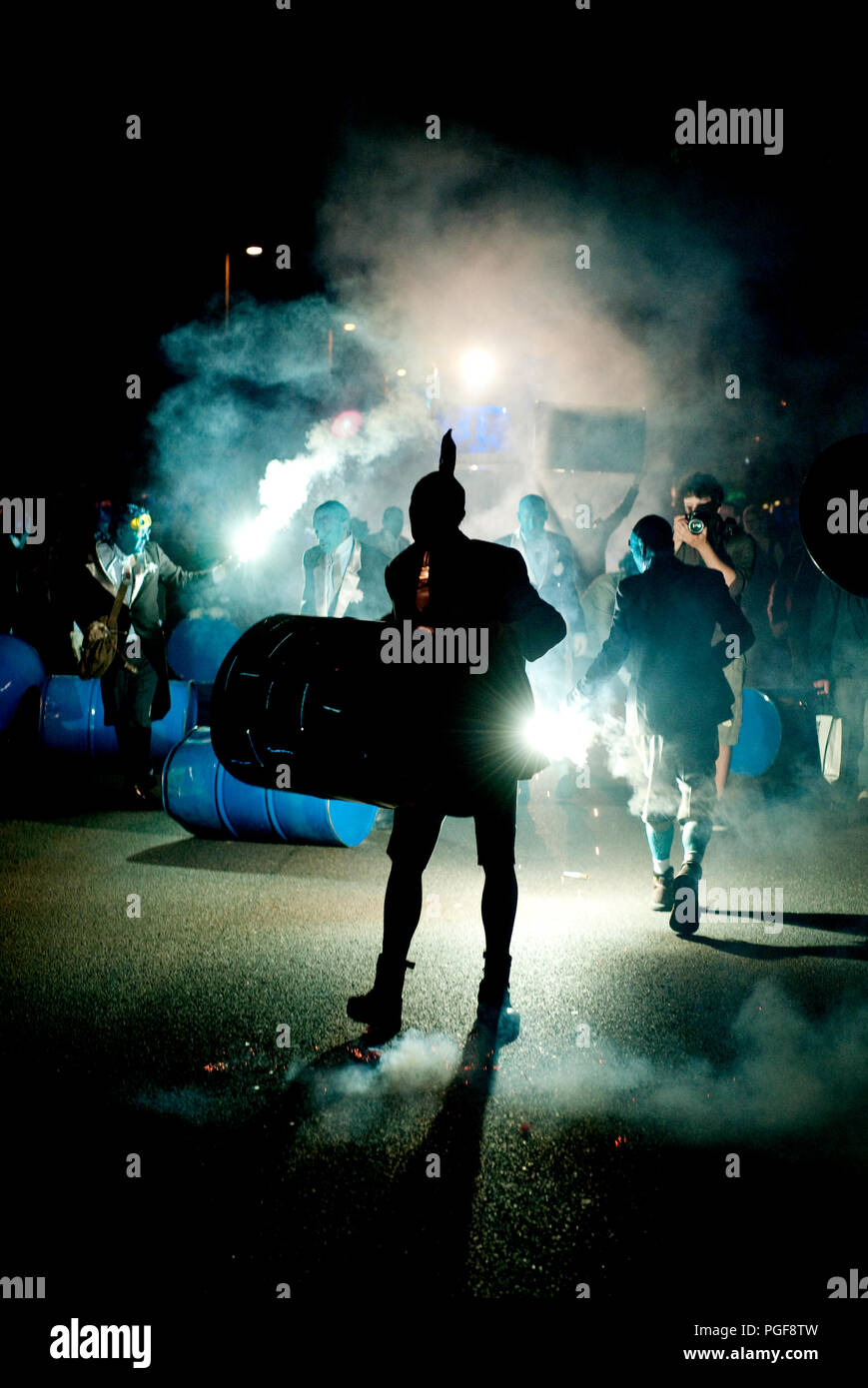 The "Bivouac" fire show from Générik Vapeur at the Theater Op de Markt ...