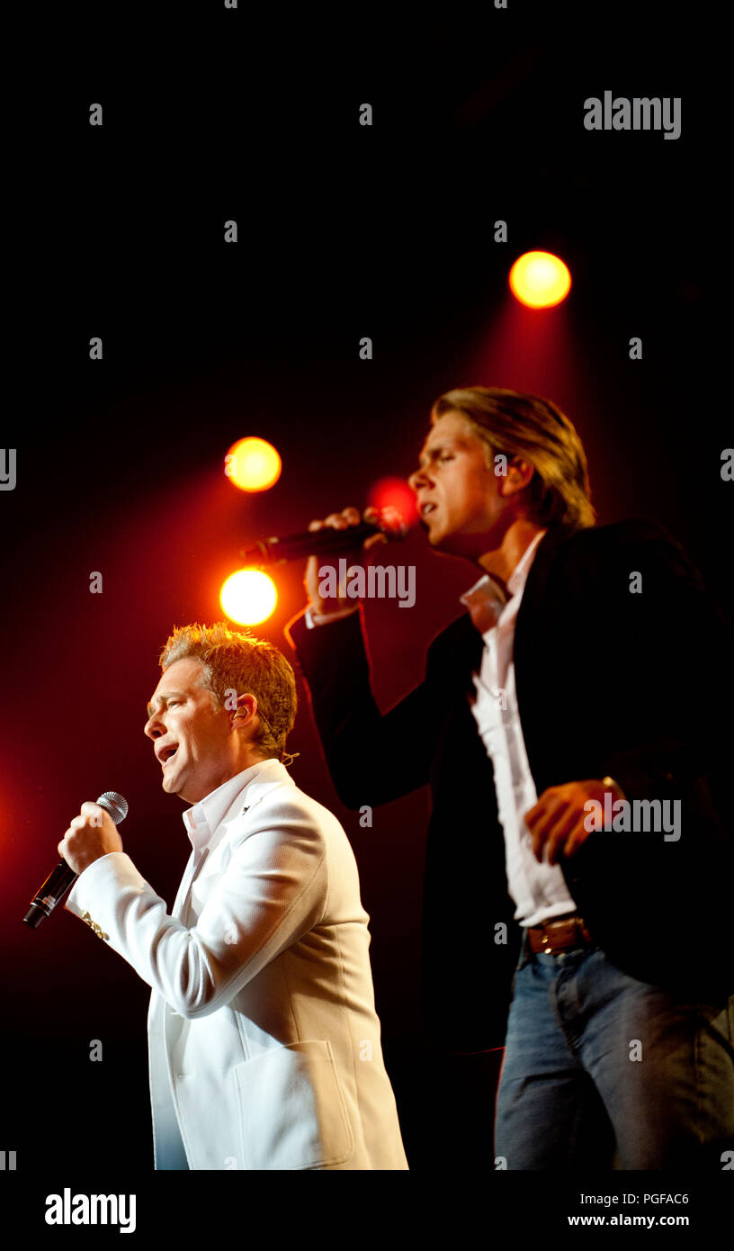Duet of Flemish singer Christoff with Dutch singer André Hazes jr in ...