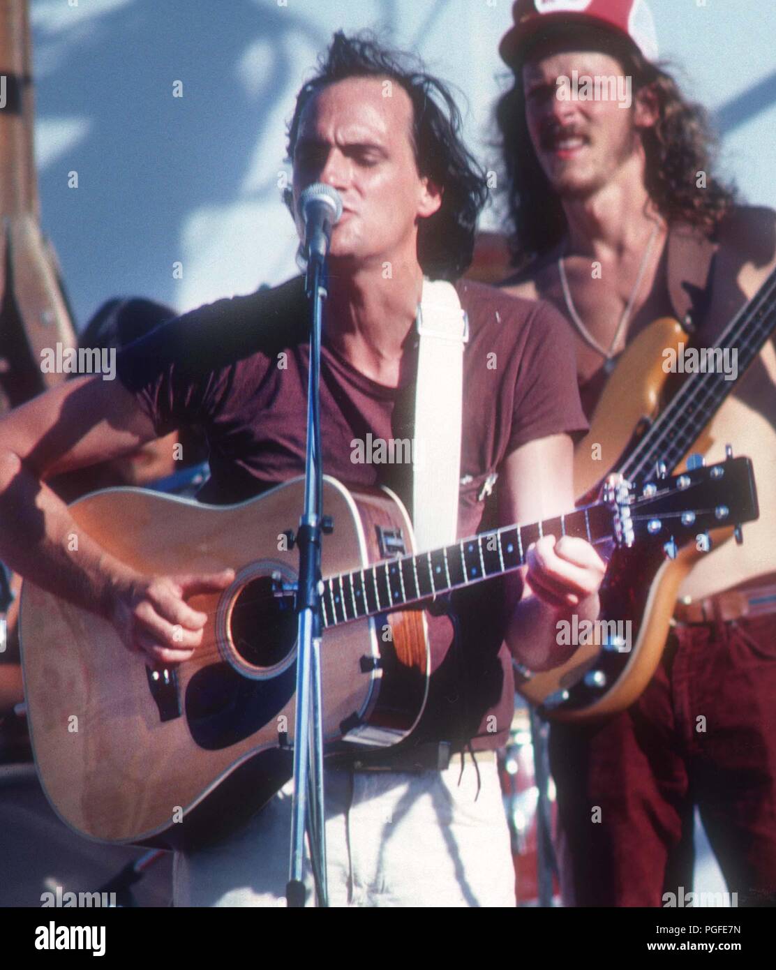 James Taylor 1981 Photo By Adam Scull/PHOTOlink.net /MediaPunch Stock ...