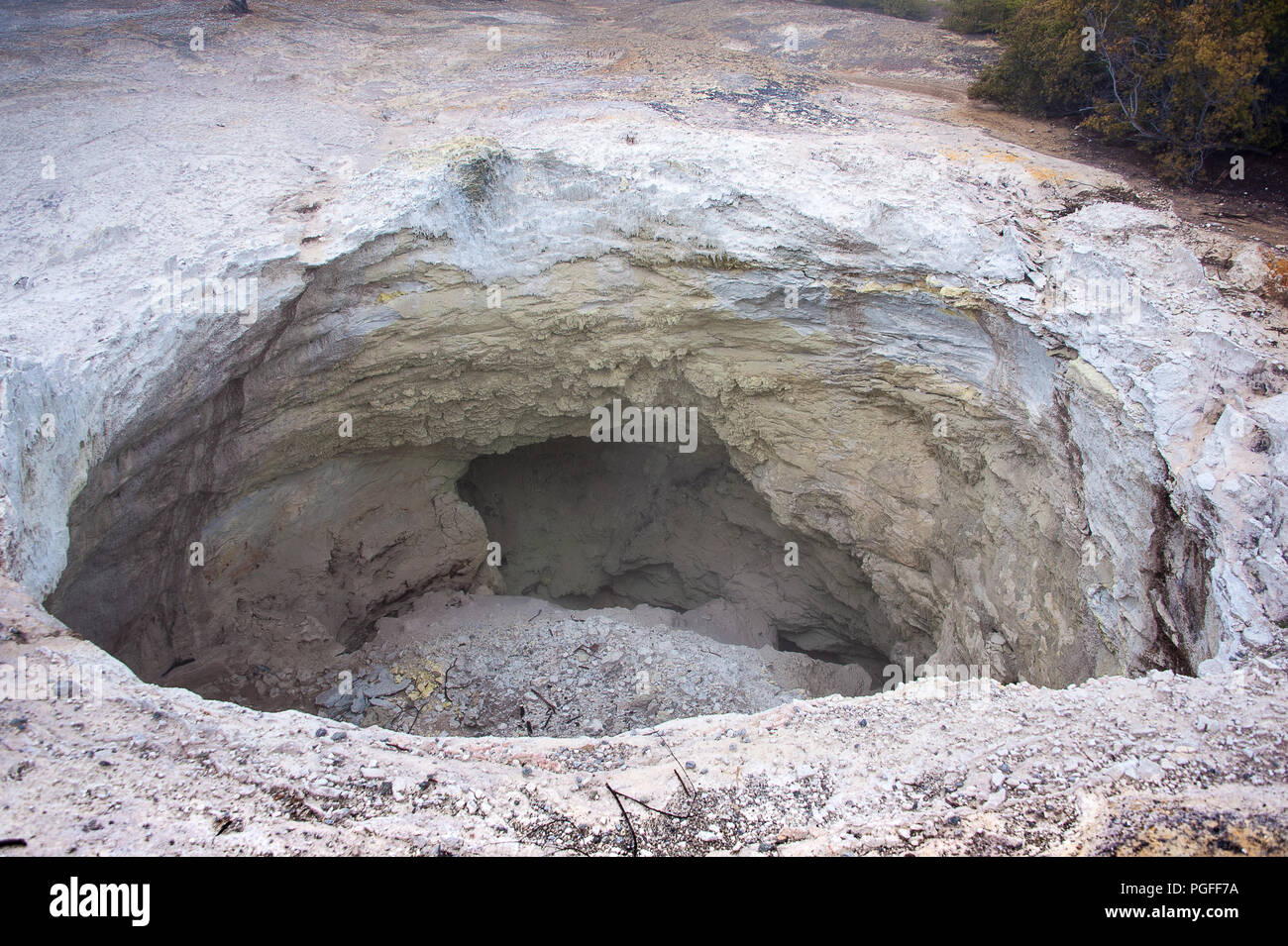 Devil's Home Crater, Waiotapu geothermal park near Rotorua, New Zealand ...