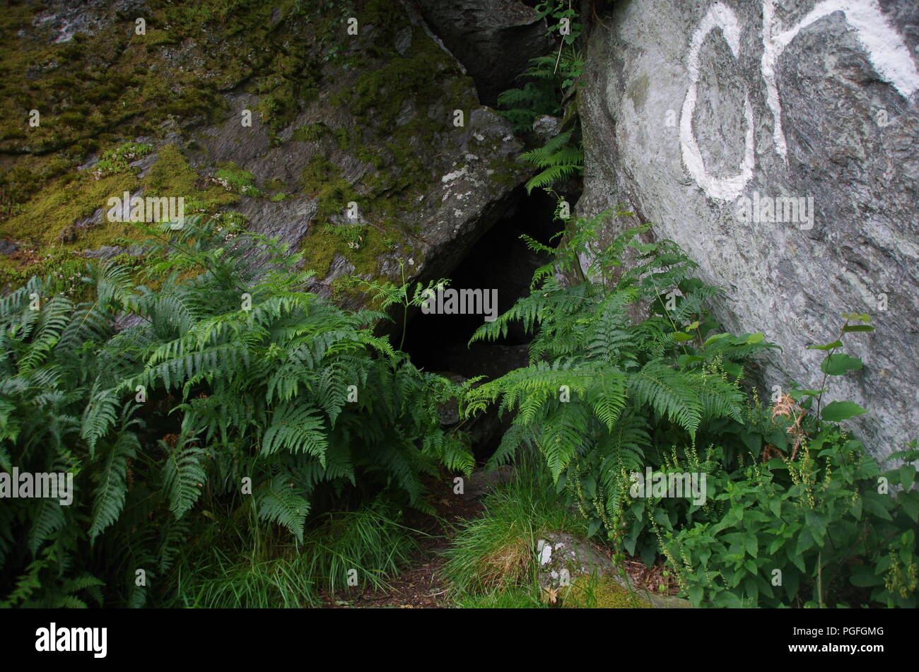 Rob roy's cave hi-res stock photography and images - Alamy