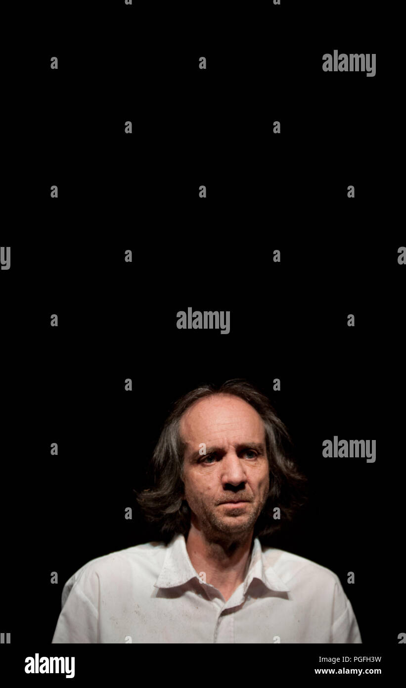 Theatre company De Theaterfactorij playing "De Kleine Waanzin" from ...