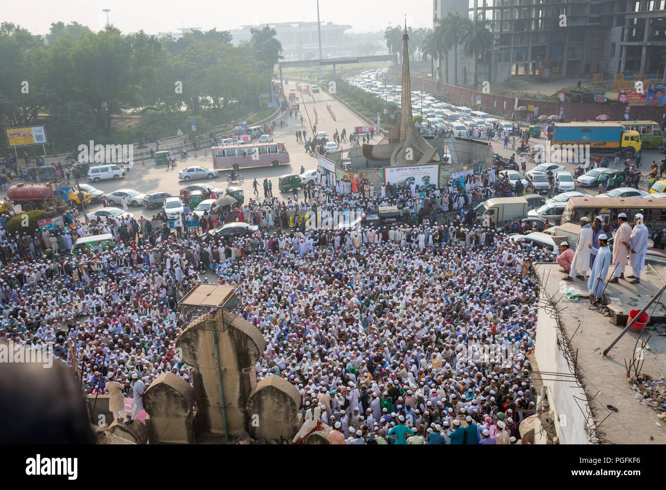 More than 900 people, belonging to a faction of Islamic ideological ...