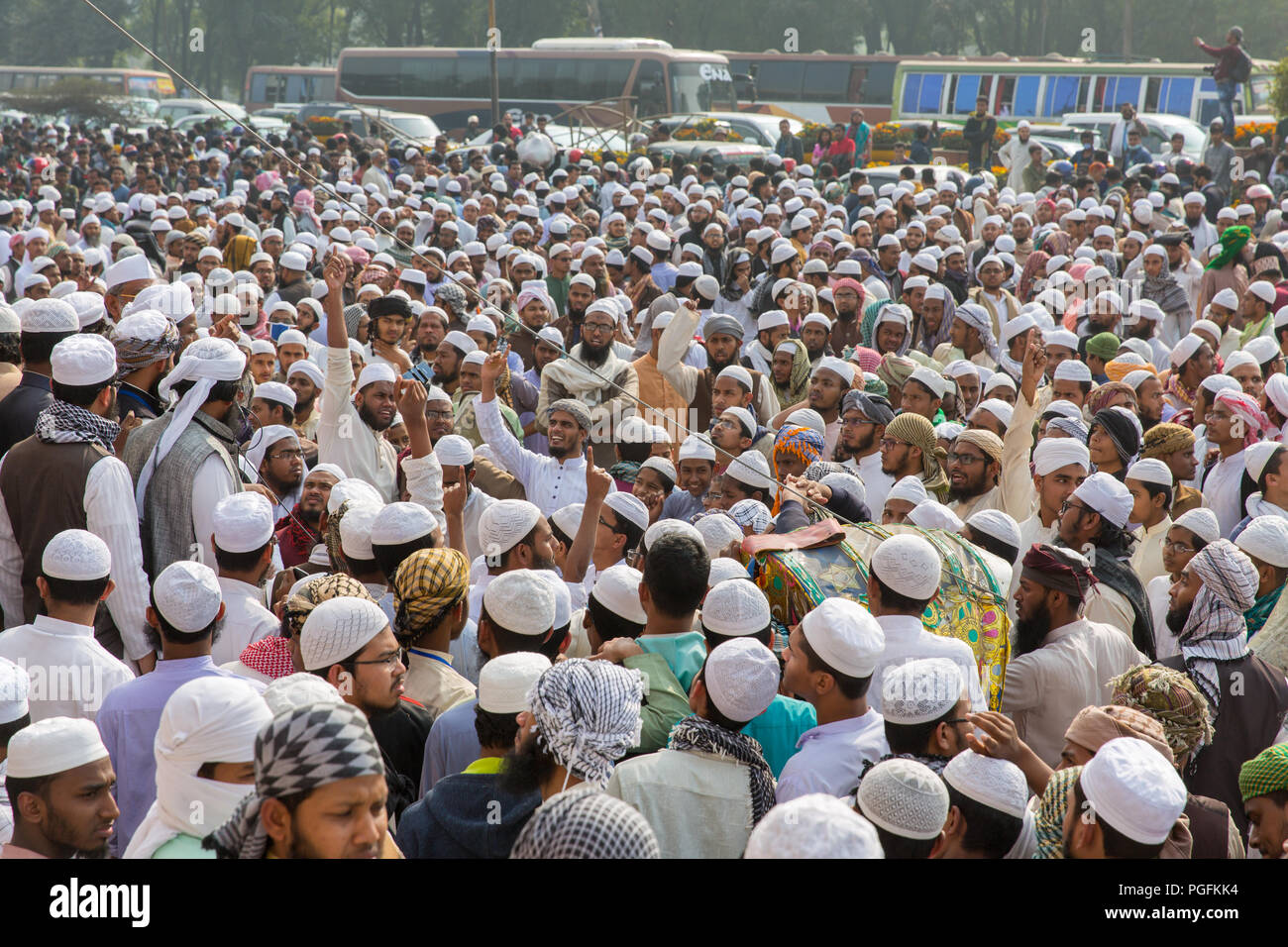 More than 900 people, belonging to a faction of Islamic ideological ...