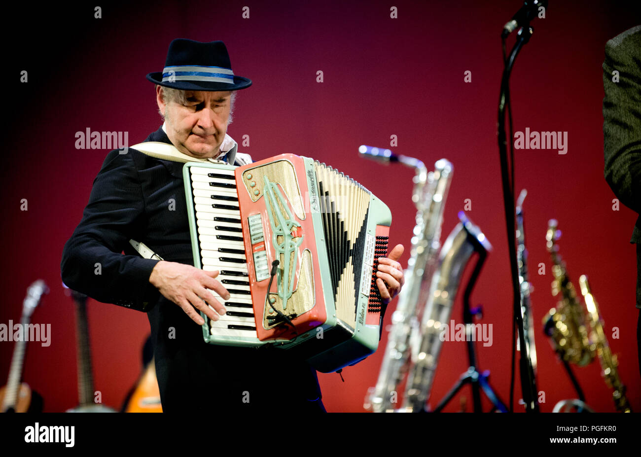 Vlaamse folk hi-res stock photography and images - Alamy