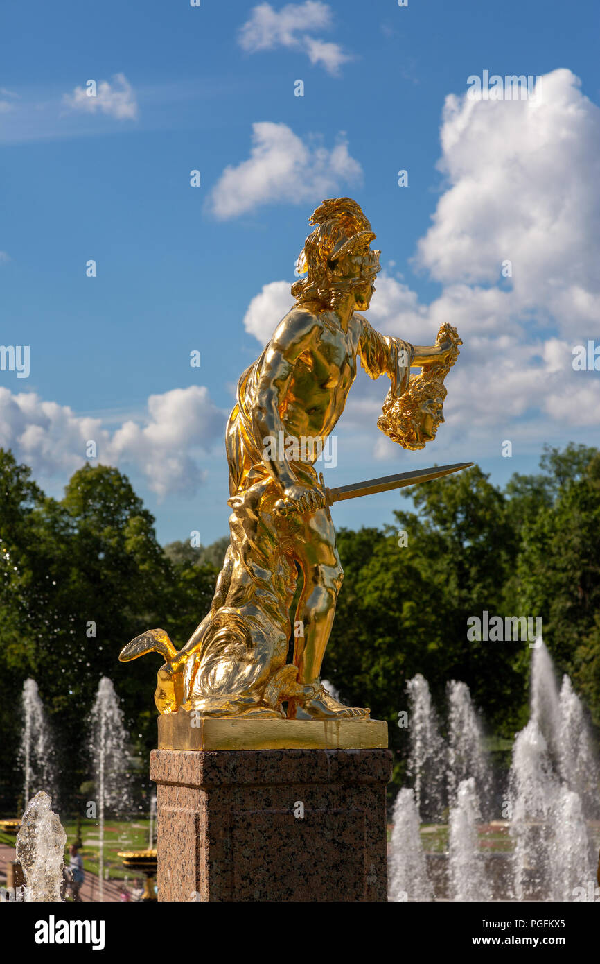 Samson Fountain in Peterhof Palace, Saint Petersburg Stock Photo - Alamy