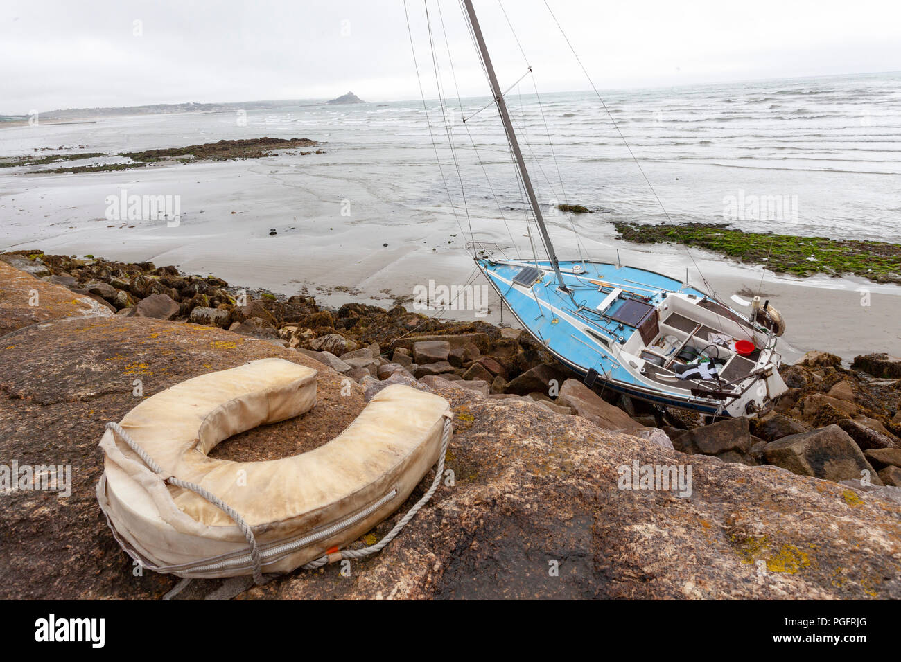 Penzance, Cornwall, UK. 26th August 2018. Man rescued by coastguard and ...