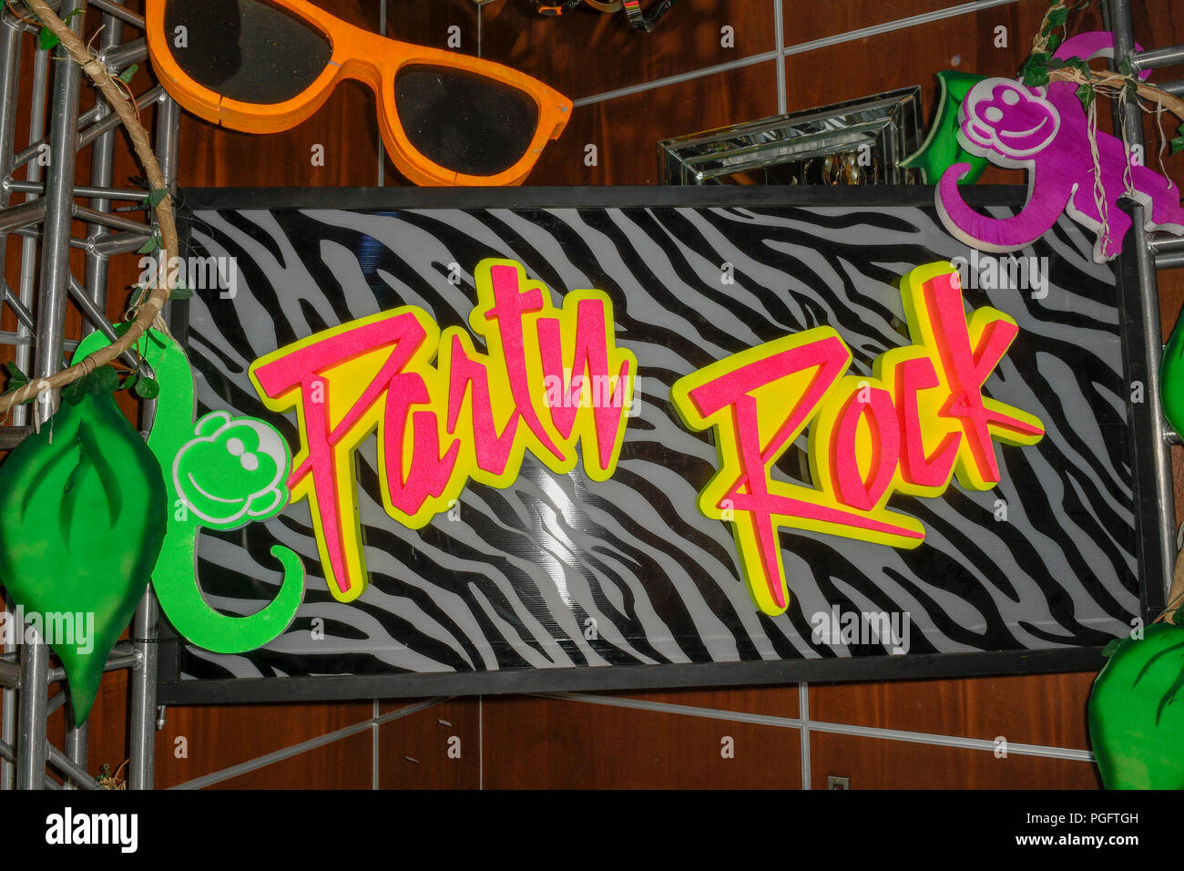 Redfoo and the party rock crew hi-res stock photography and images - Alamy
