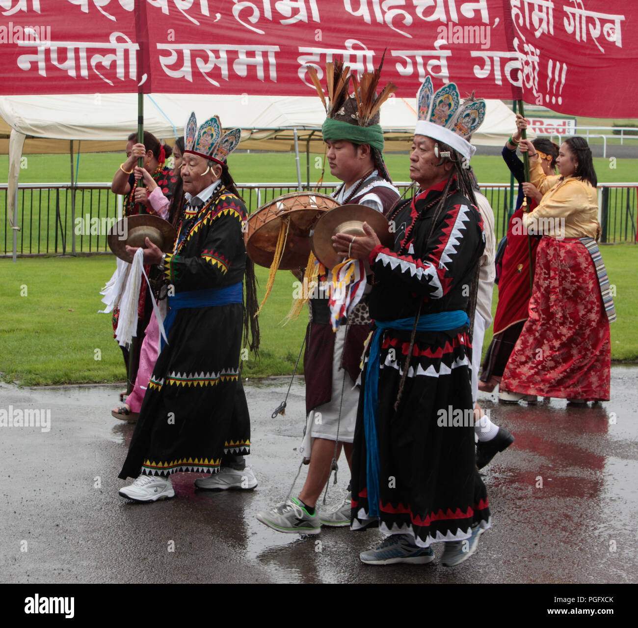 Traditional costumes from nepal hi-res stock photography and images - Alamy