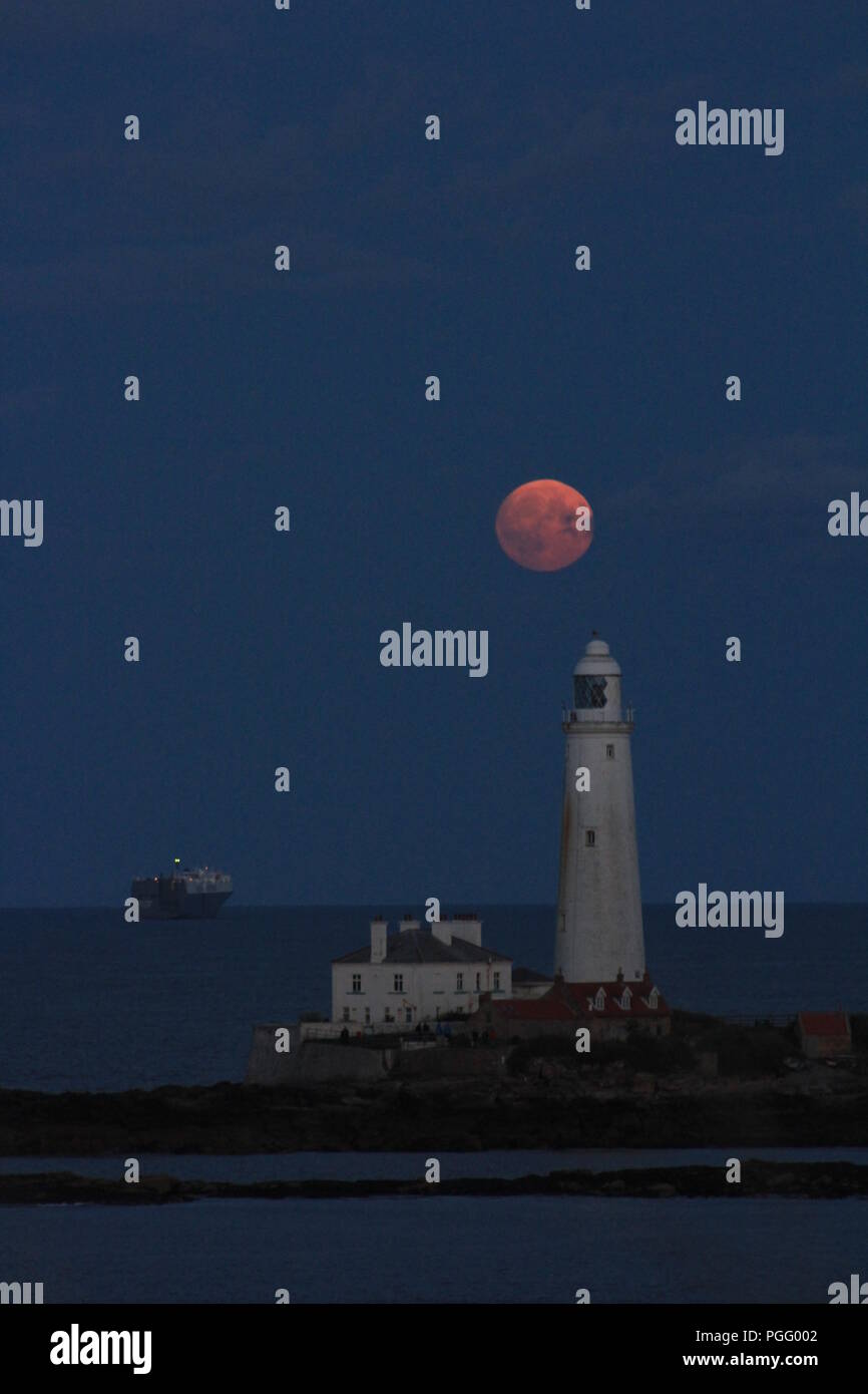 Sturgeon super moon hi-res stock photography and images - Alamy