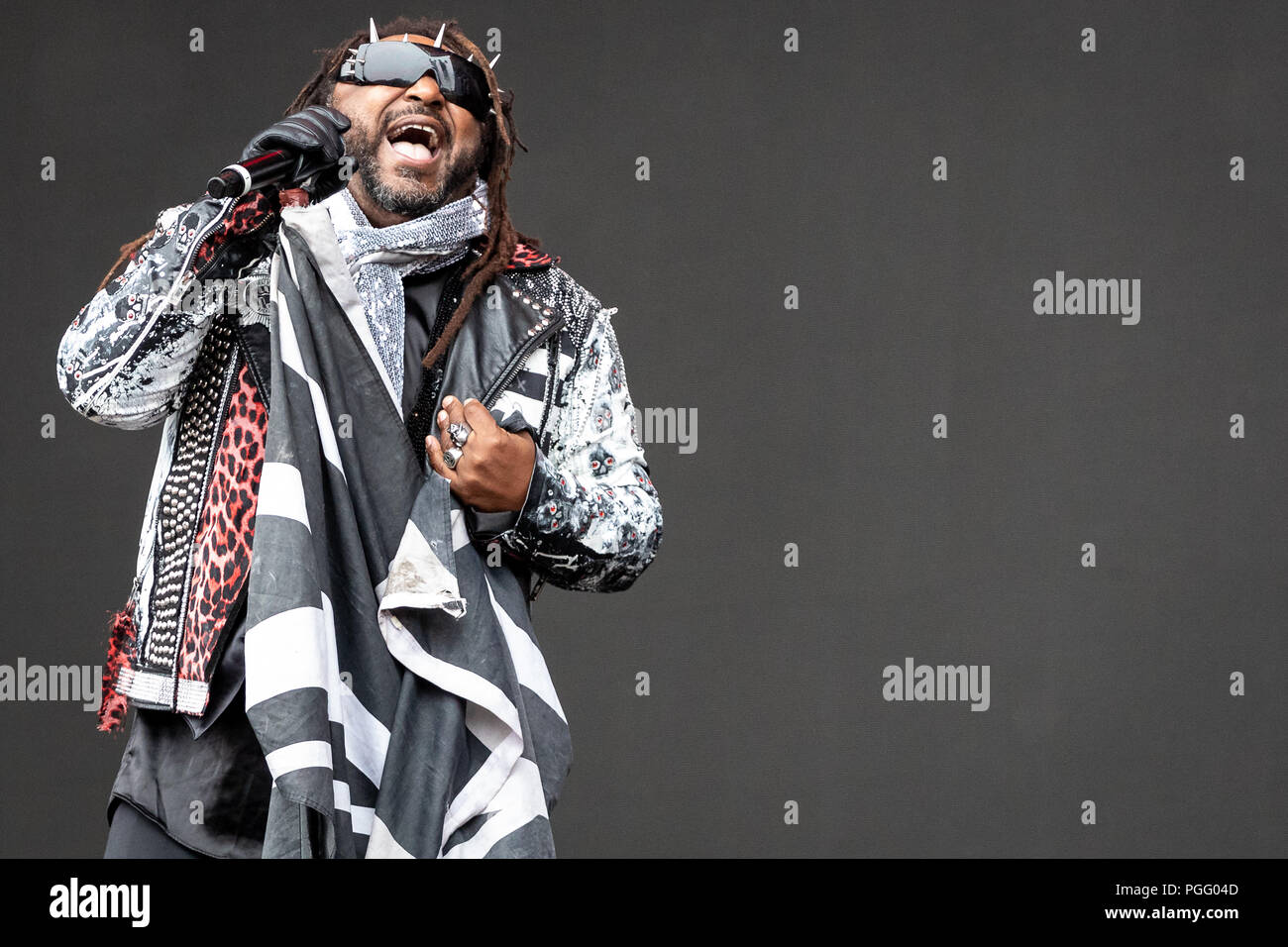 Skindred performing hi-res stock photography and images - Alamy