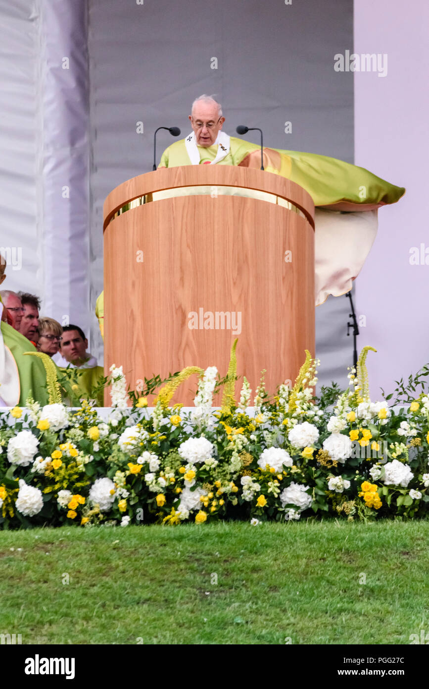 Dublin, Ireland. 26/08/2018 - 500,000 people attend mass with Pope ...