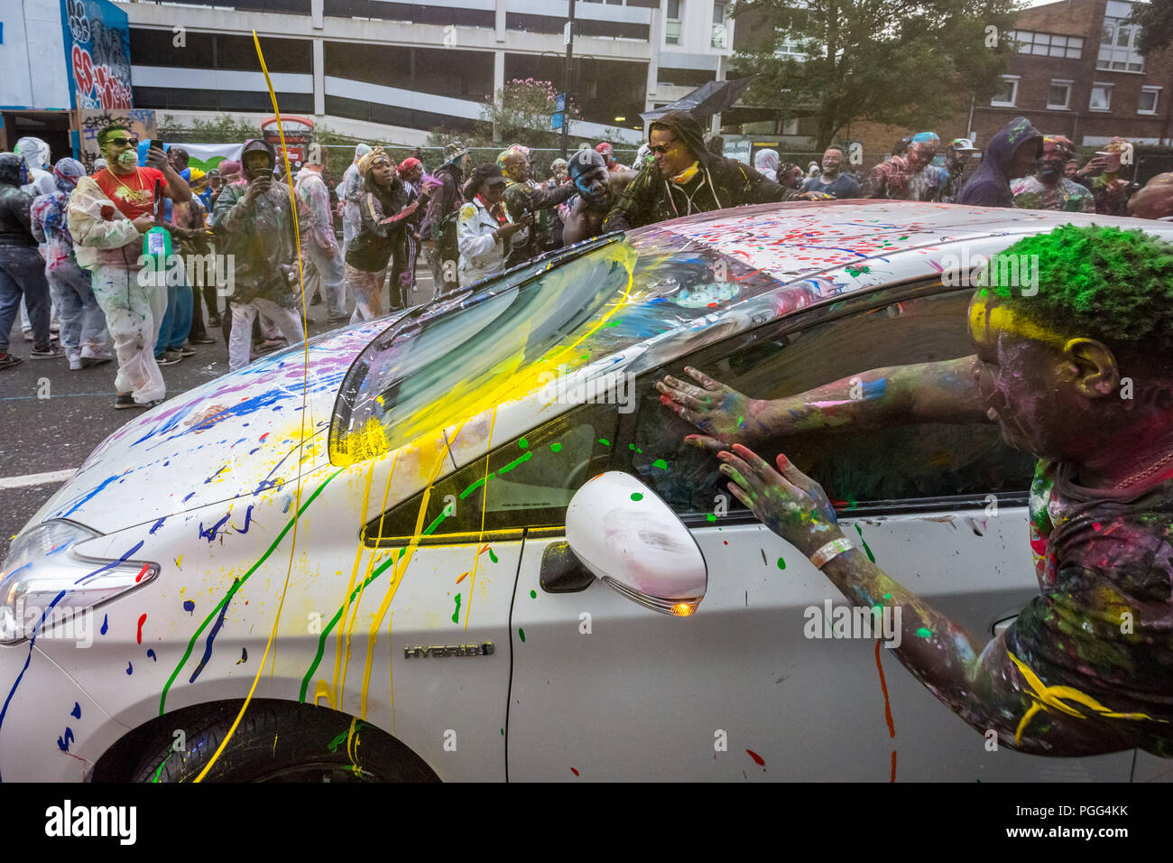 London, UK. 26th August 2018. Jouvert parade starts the Notting Hill ...