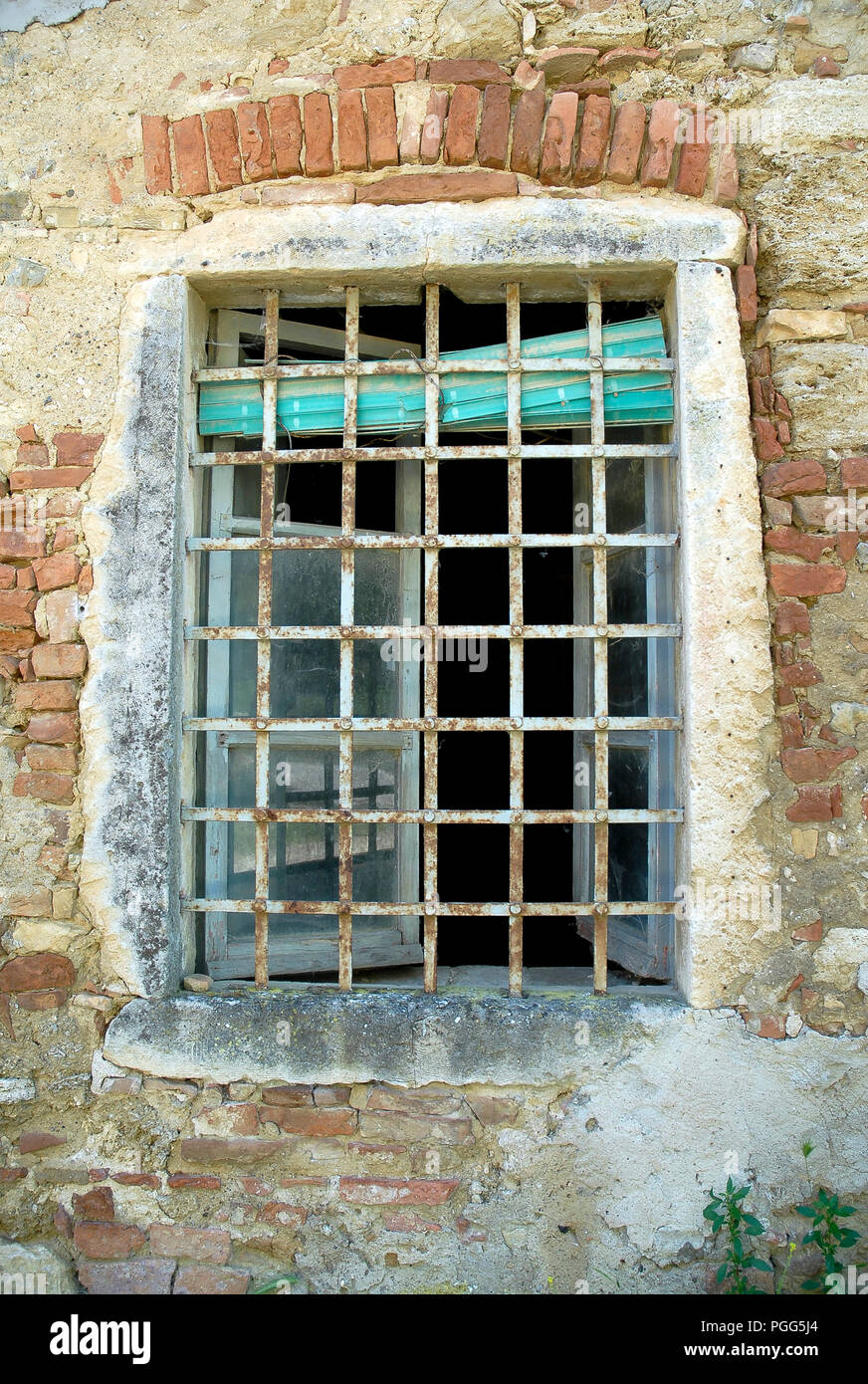 Old Window Iron Bars Stock Photos & Old Window Iron Bars Stock Images ...