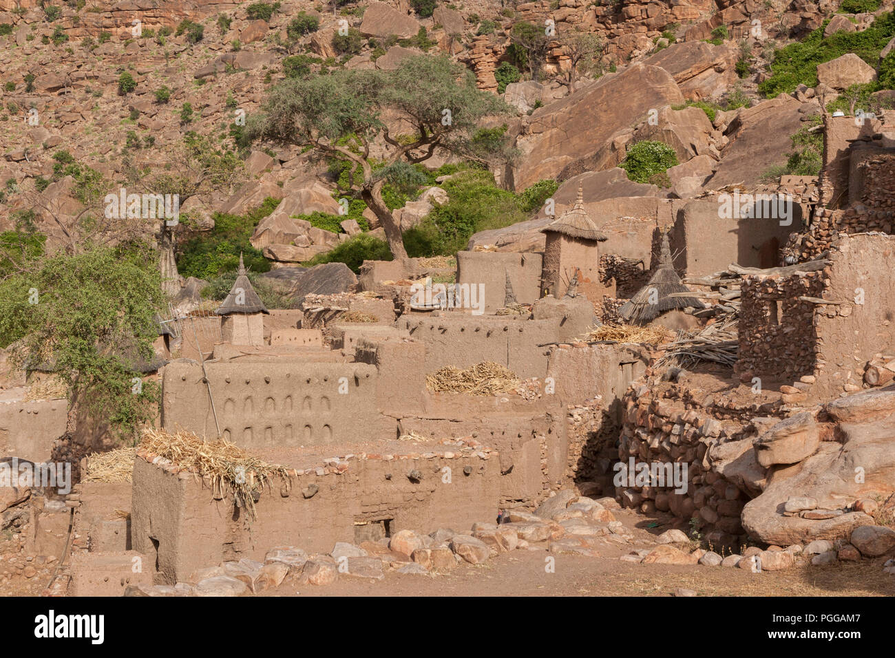 Mali adobe dogon hi-res stock photography and images - Alamy