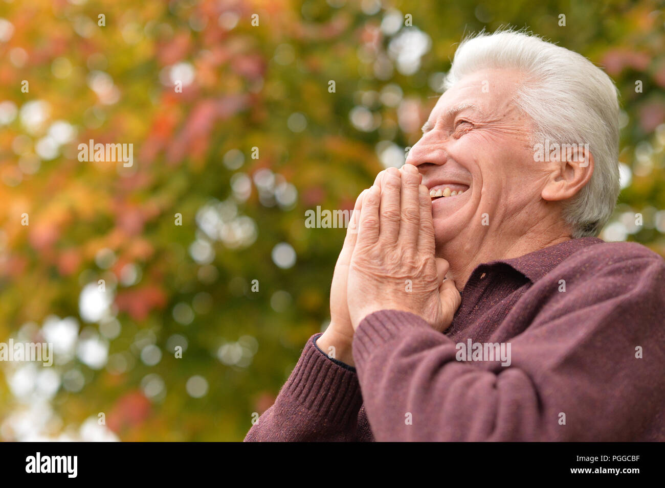 Caucasian elderly male praying hi-res stock photography and images - Alamy