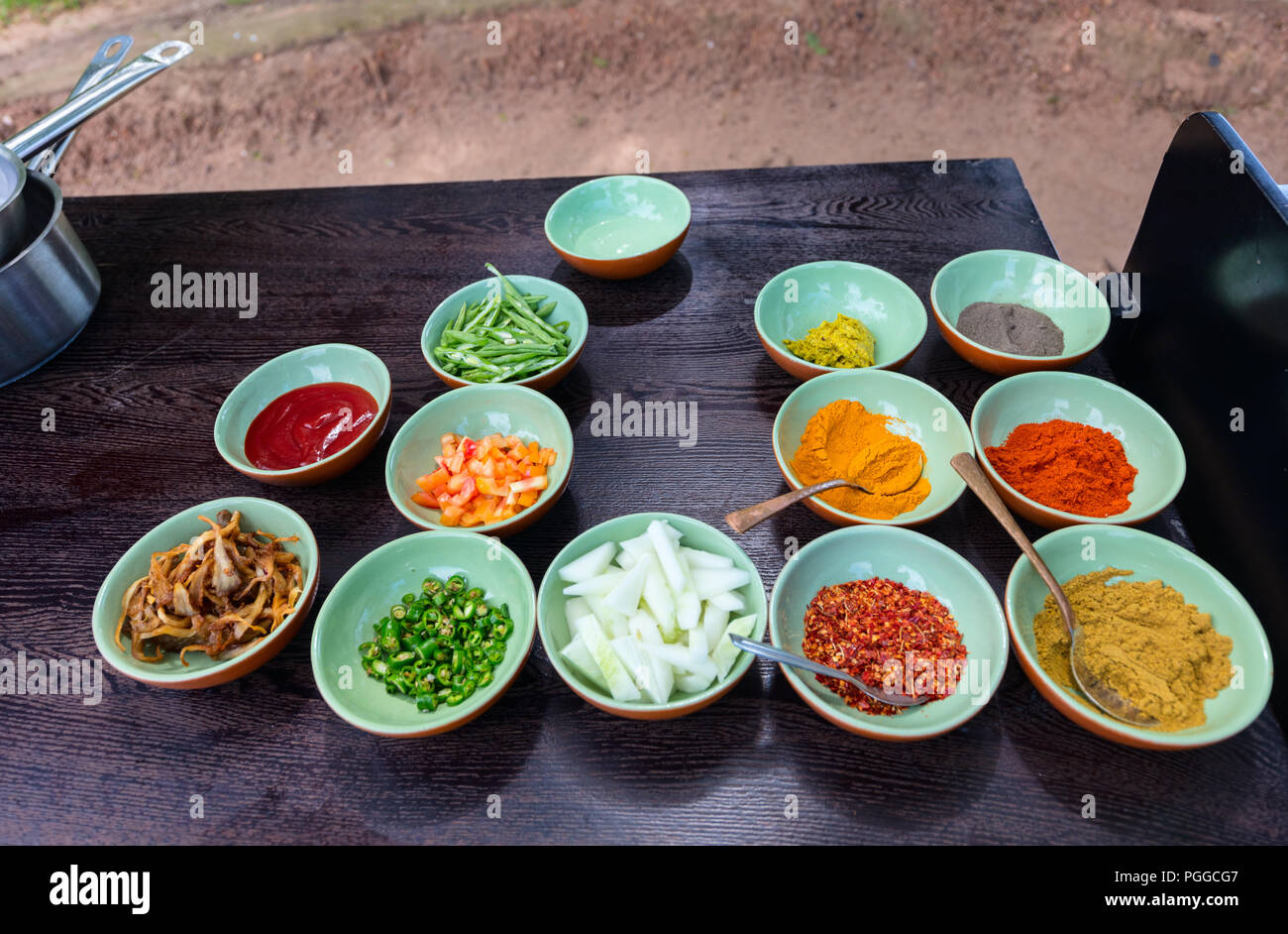 Making curry hi-res stock photography and images - Alamy