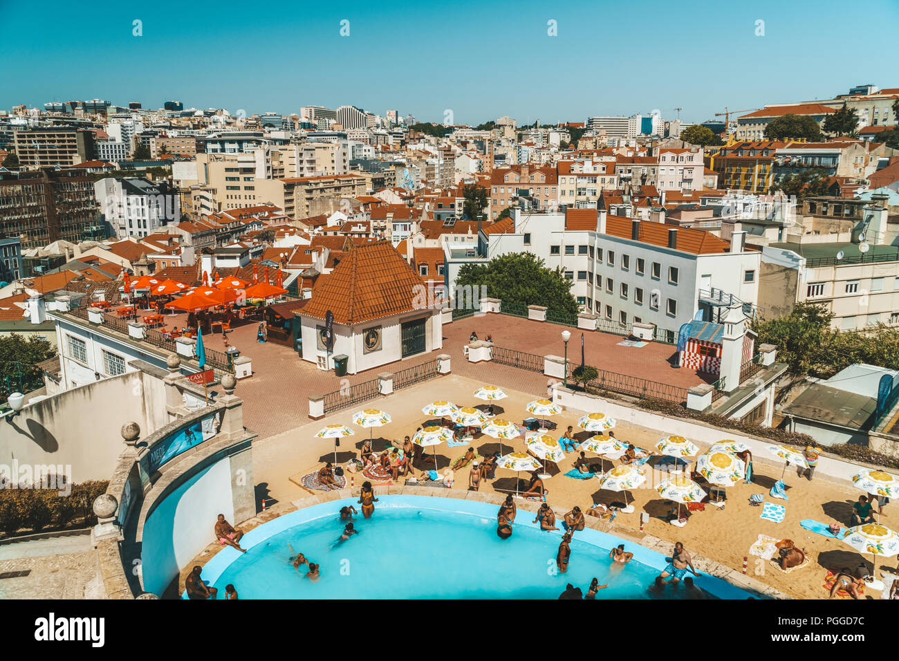 Luxury house rooftop swimming pool hi-res stock photography and images ...