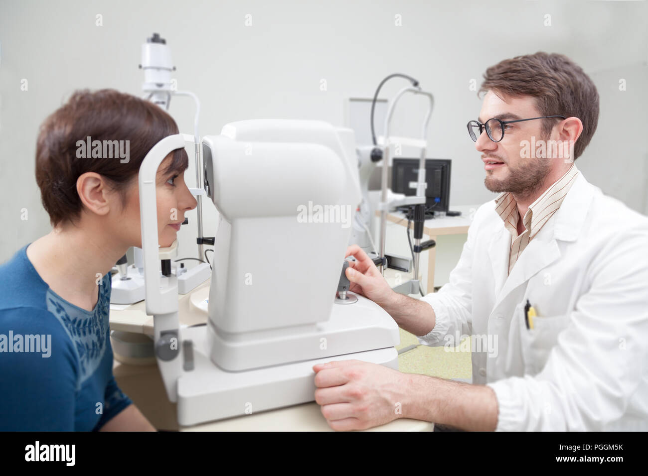 Autorefractor keratometer hi-res stock photography and images - Alamy