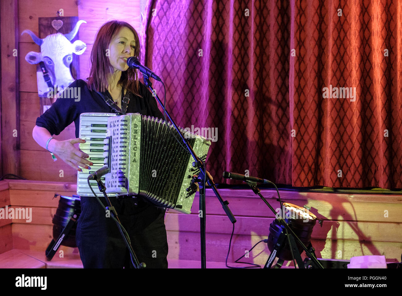 Wendy mcneill hi-res stock photography and images - Alamy