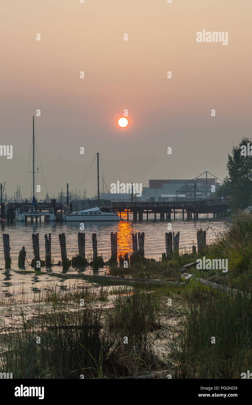 Dense smoke wildfire hi-res stock photography and images - Alamy